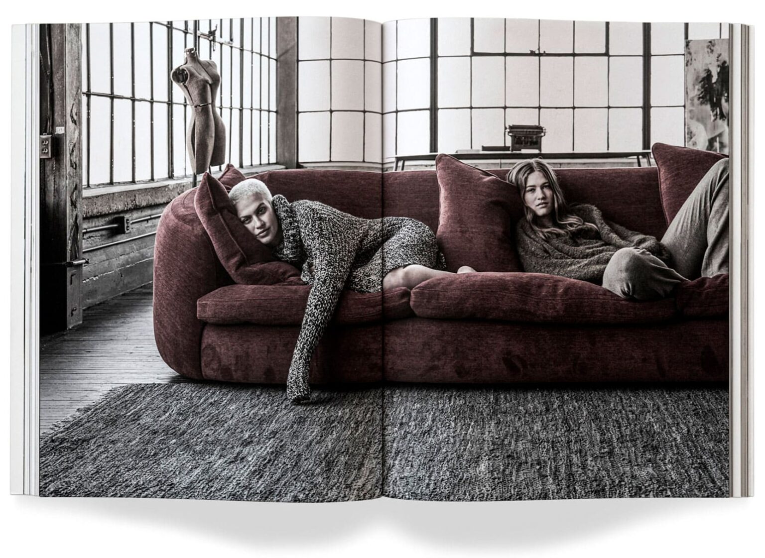 Au Courant - Luxury Furniture - Montauk Sofa