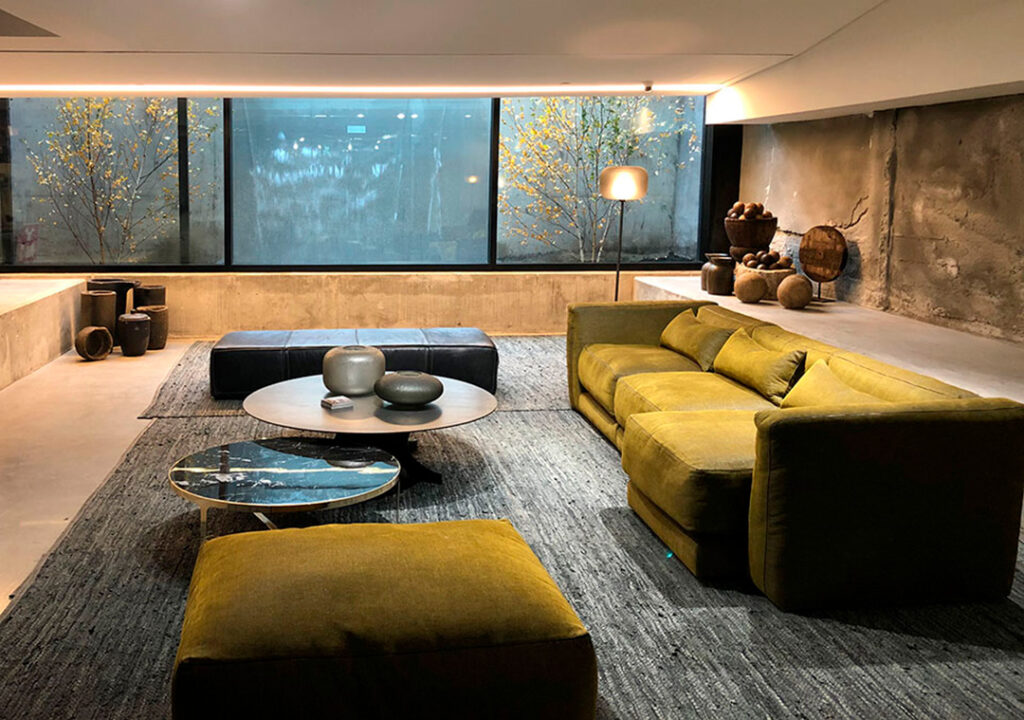 lewis - Montauk Sofa